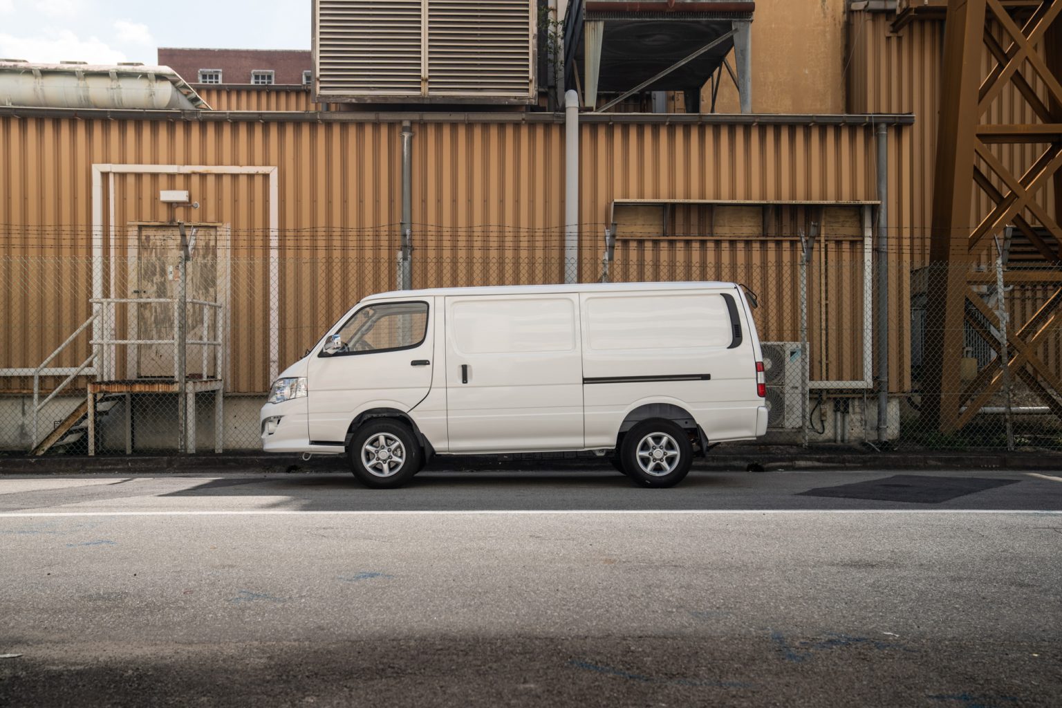 Van Model – Kinglong Electric Van – Kinglong